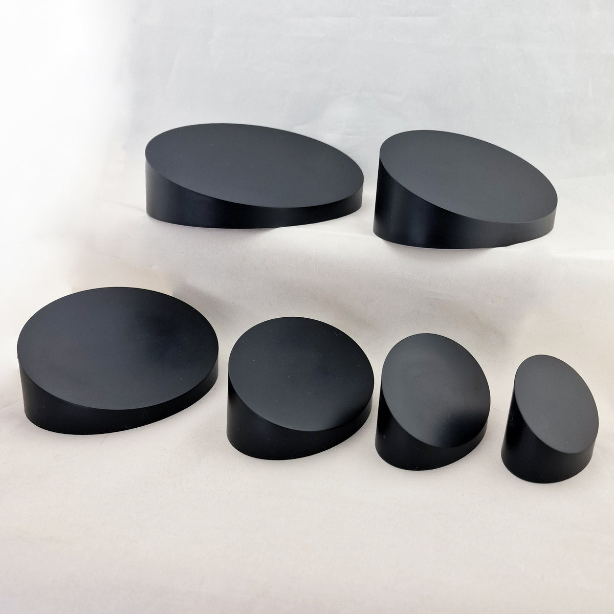 Sloped Oval Resin Display Plinths – Taro Modelmaker
